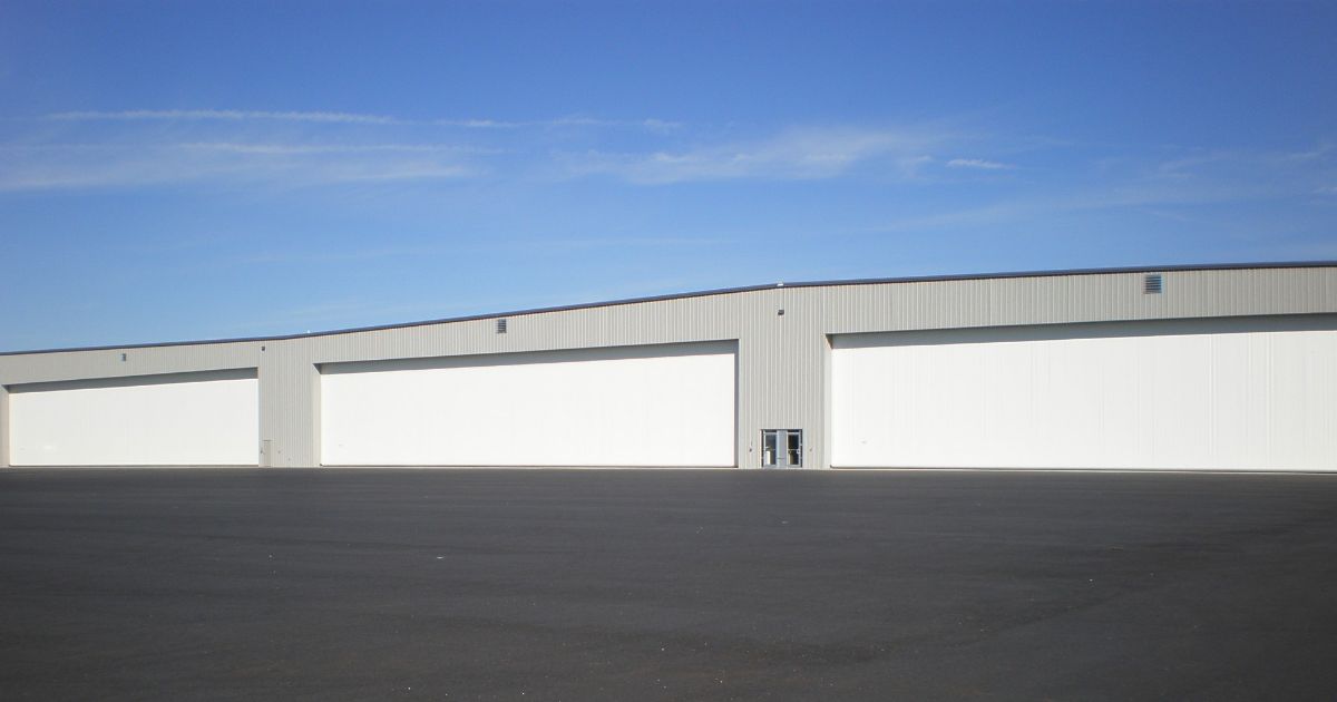 What to Look for in a Hangar Door - Para-Port® Doors LLC